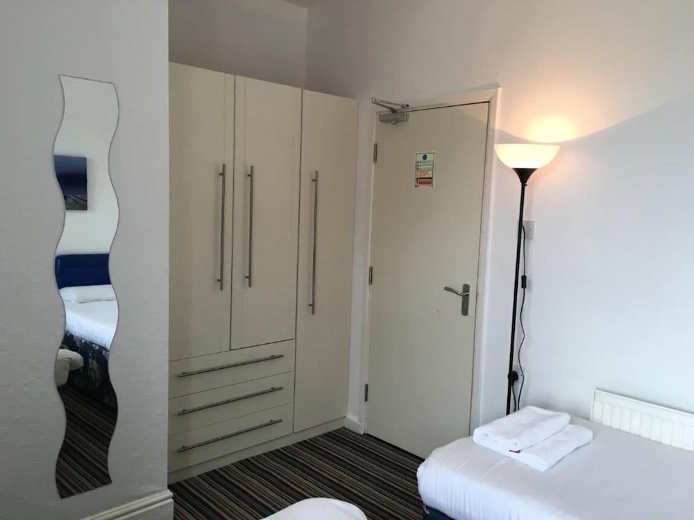 OYO Wave Crest Hotel in Blackpool - HOTEL DE