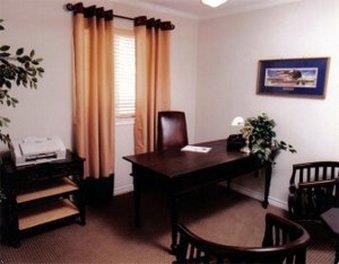 Vineyard Court Designer Suites Hotel - College Station, TX