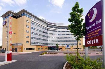 Premier Inn Manchester Airport (M56/j6) Runger Lane South - Castleton
