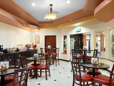 Days Inn & Suites Robinson - Waco, TX