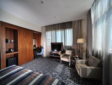 Ramada By Wyndham Abu Dhabi Corniche - Abu Dhabi