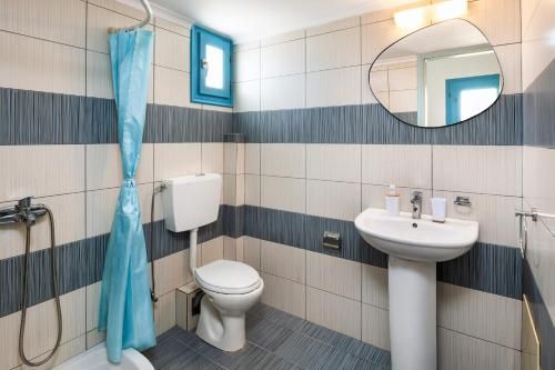 Hillside Elegance Suites - Santorini