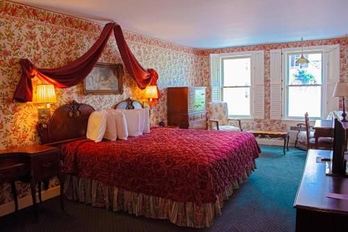 Murray Hotel - St. Ignace, MI