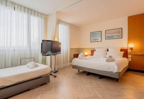 B&b Hotel Calais Terminal Cité De L'europe 4 éToiles - Calais