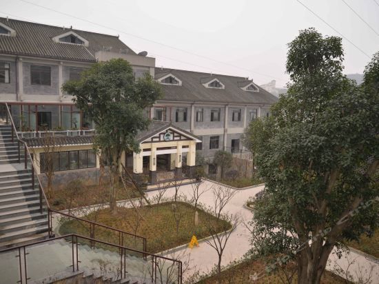 Chongqing Mid-mountain Garden Resort Hotel - Chongqing