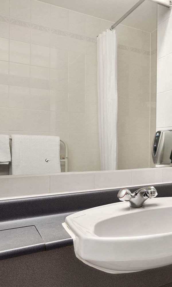 Days Inn By Wyndham Sevenoaks Clacket Lane - Newstead