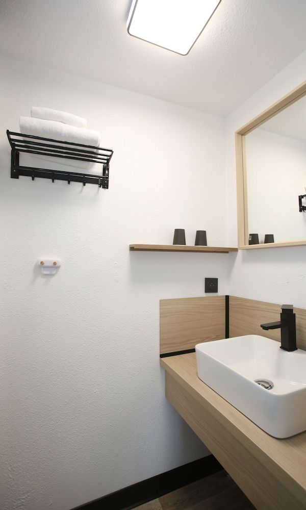 Enzo Hotels Chartres Mainvilliers By Kyriad Direct - Lucé