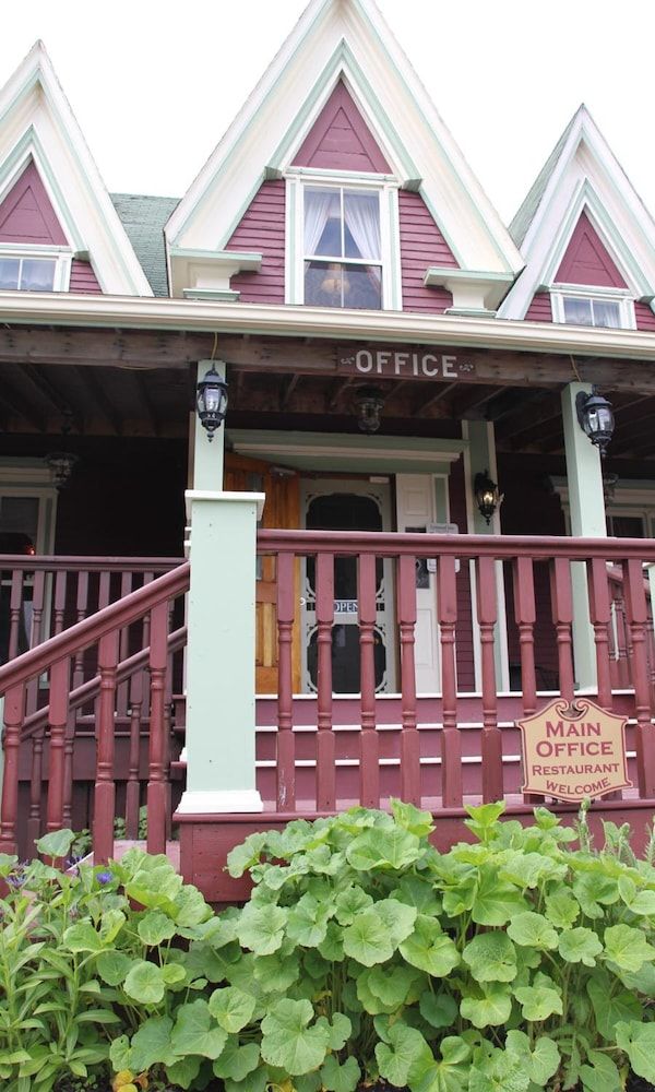 Lynwood Inn - Nova Scotia