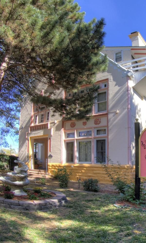 The Adagio Bed And Breakfast - Denver, CO