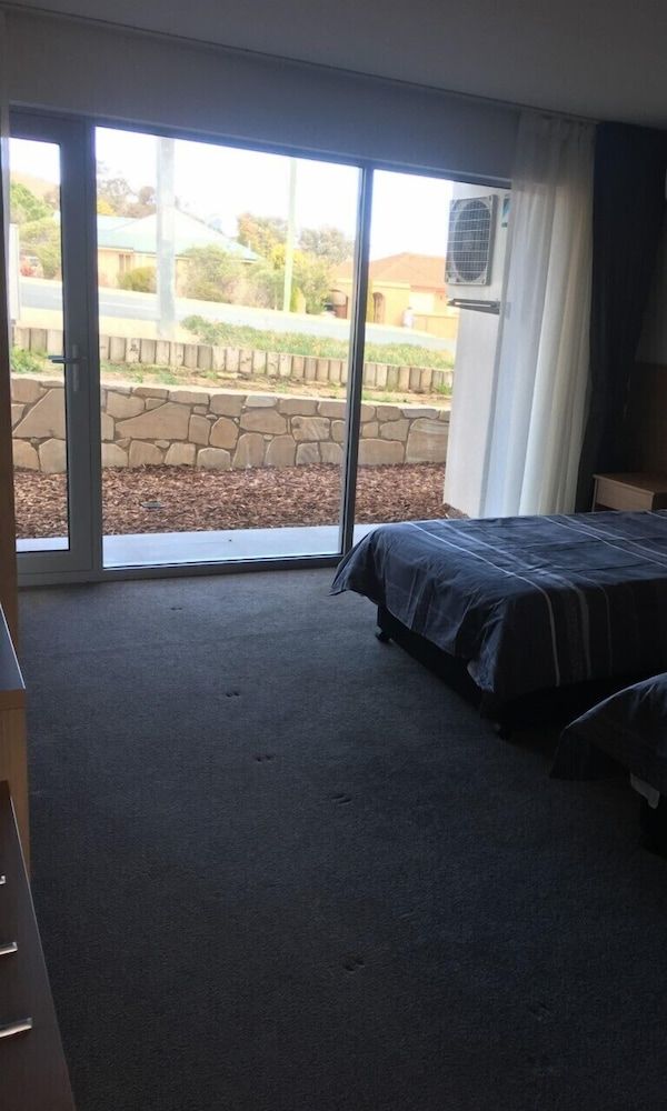 Rainbow Motel Queanbeyan - Canberra