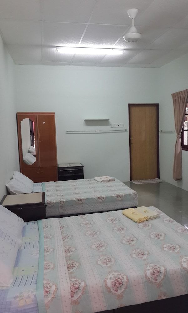 Budget Beach Resort - Pangkor Island