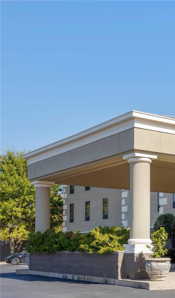 Comfort Inn & Suites Hot Springs Midtown - Hot Springs, AR