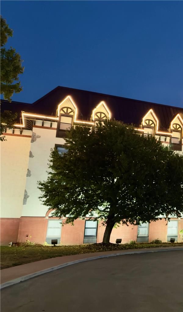 Chateau Hotel And Conference Center - Illinois