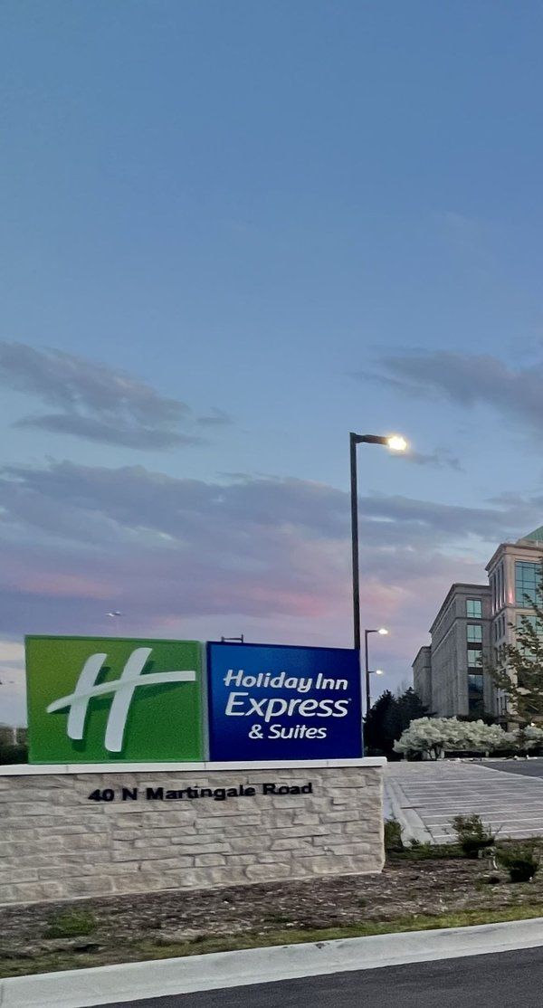 Holiday Inn Express & Suites Chicago Schaumburg - Arlington Heights, IL