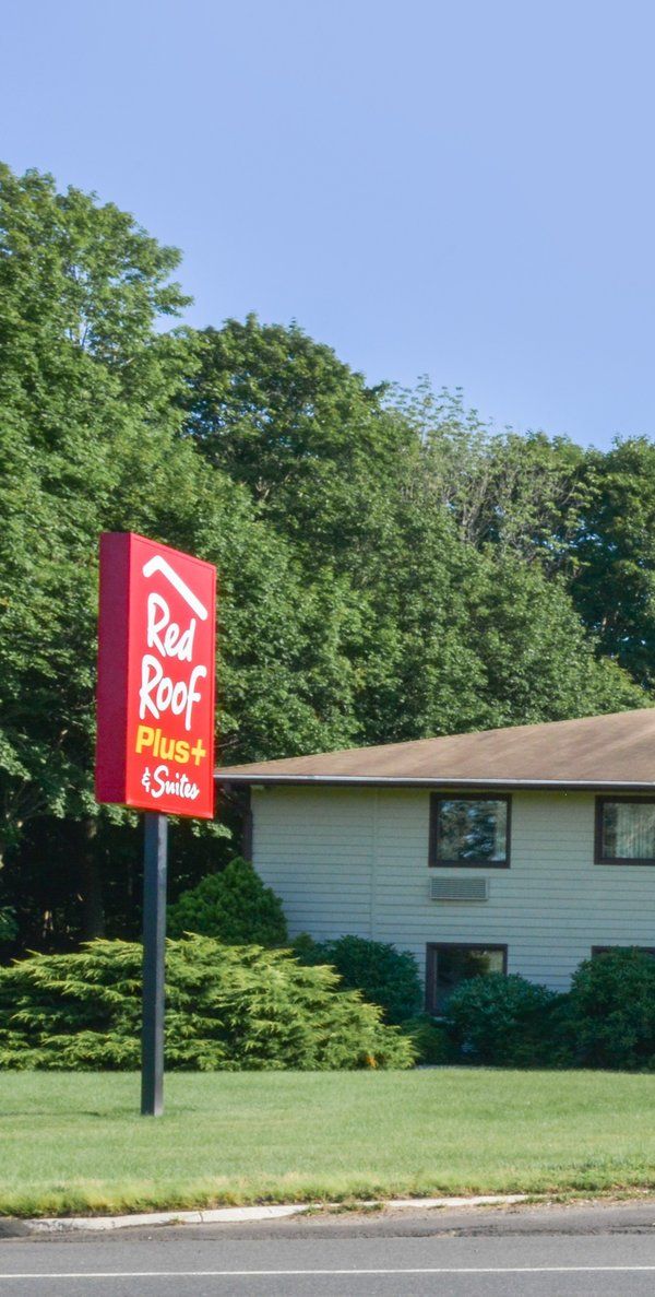 Red Roof Plus+ & Suites Guilford - Branford, CT