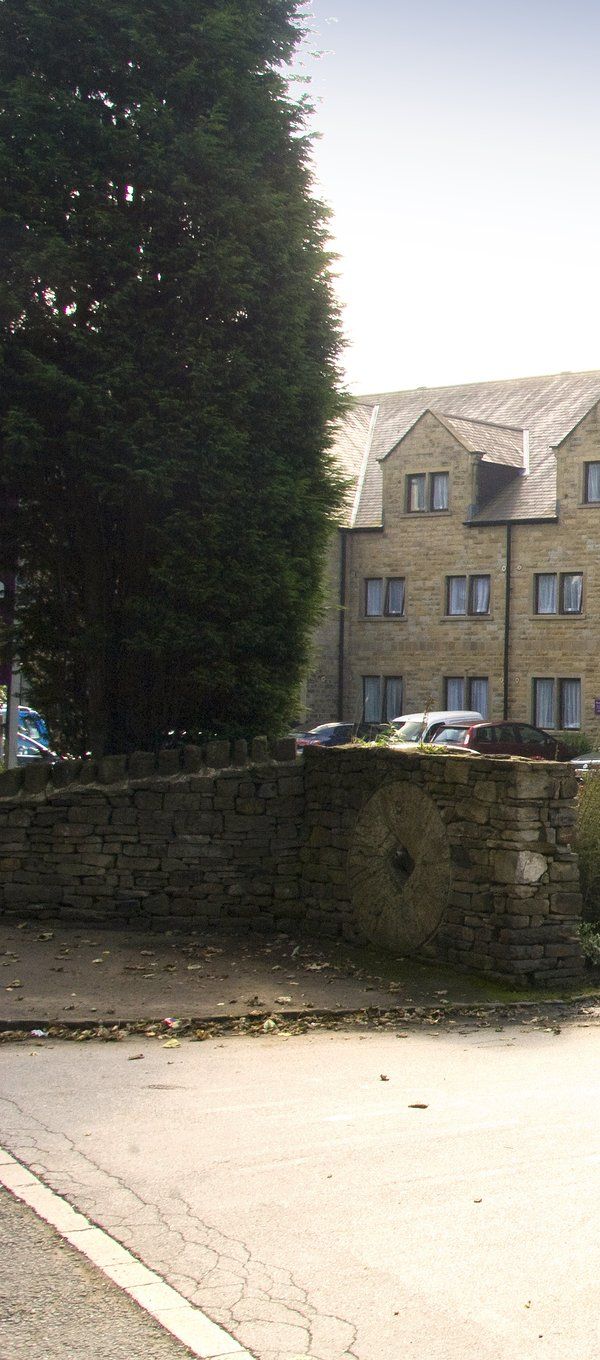 Premier Inn Huddersfield North - Huddersfield