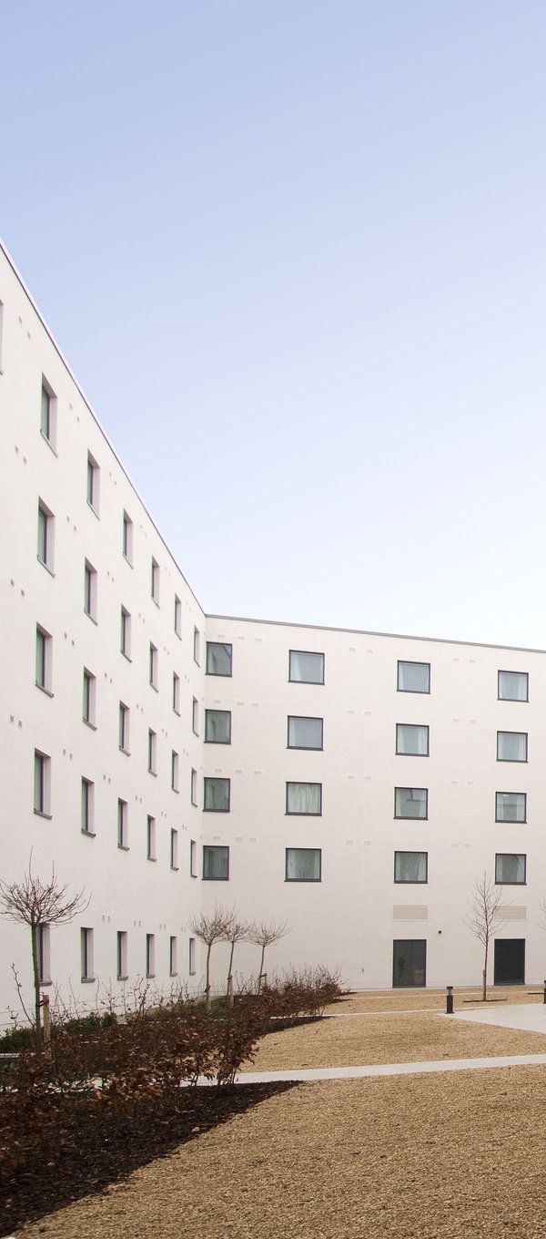 Premier Inn Heathrow Airport Terminal 5 - Slough