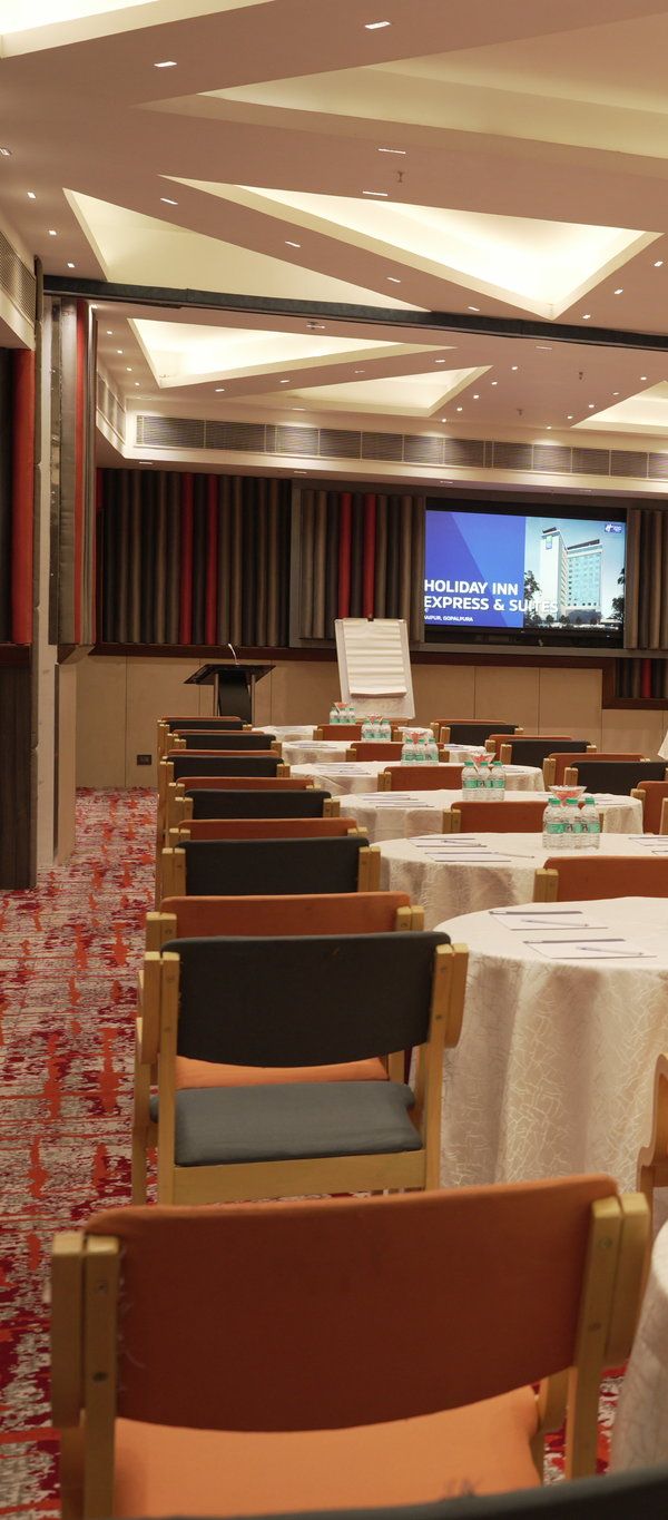 Holiday Inn Express & Suites Jaipur Gopalpura - Jaipur