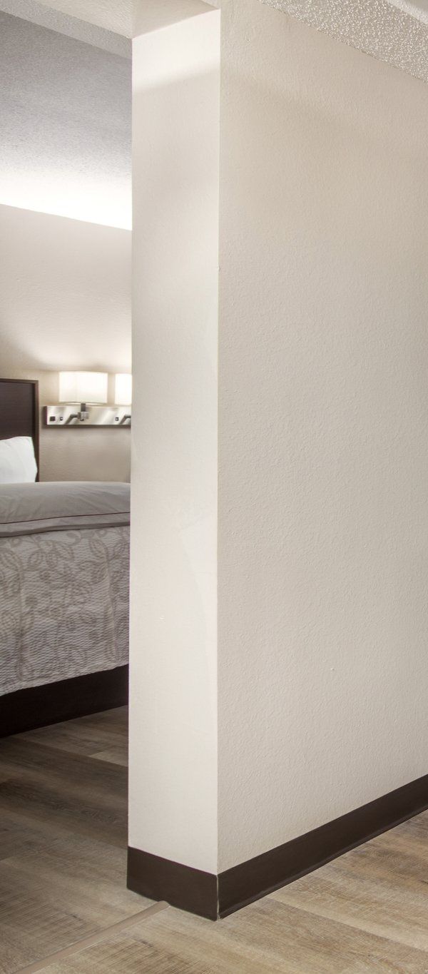 Red Roof Plus+ & Suites Erie - Erie, PA