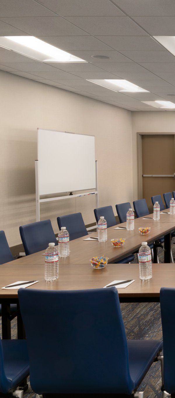 Holiday Inn Express & Suites Fresno Airport By Ihg - Fresno, CA