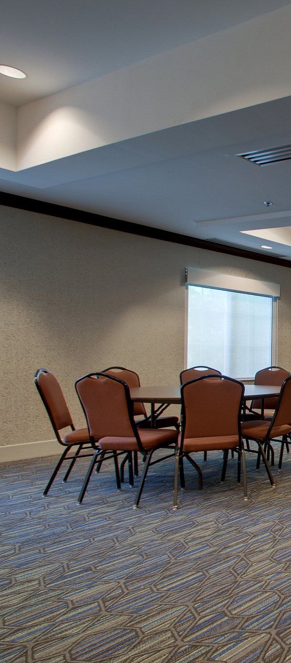 Holiday Inn Express & Suites Middleboro Raynham By Ihg - Bridgewater, MA