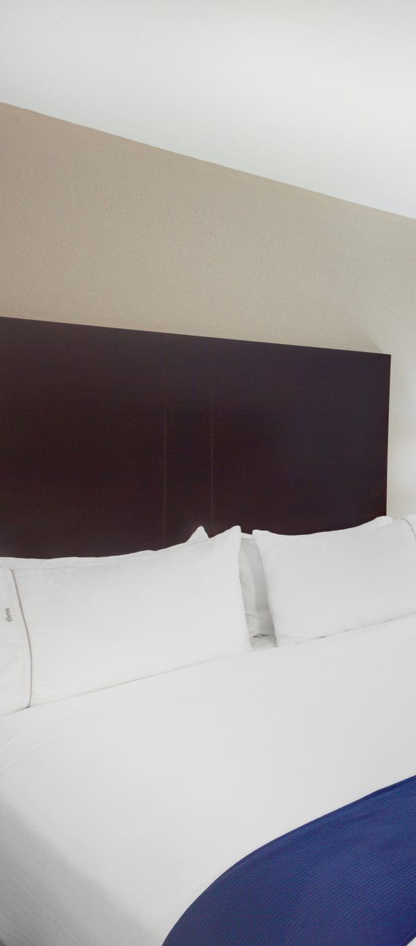 Holiday Inn Express & Suites Mebane - Burlington, NC