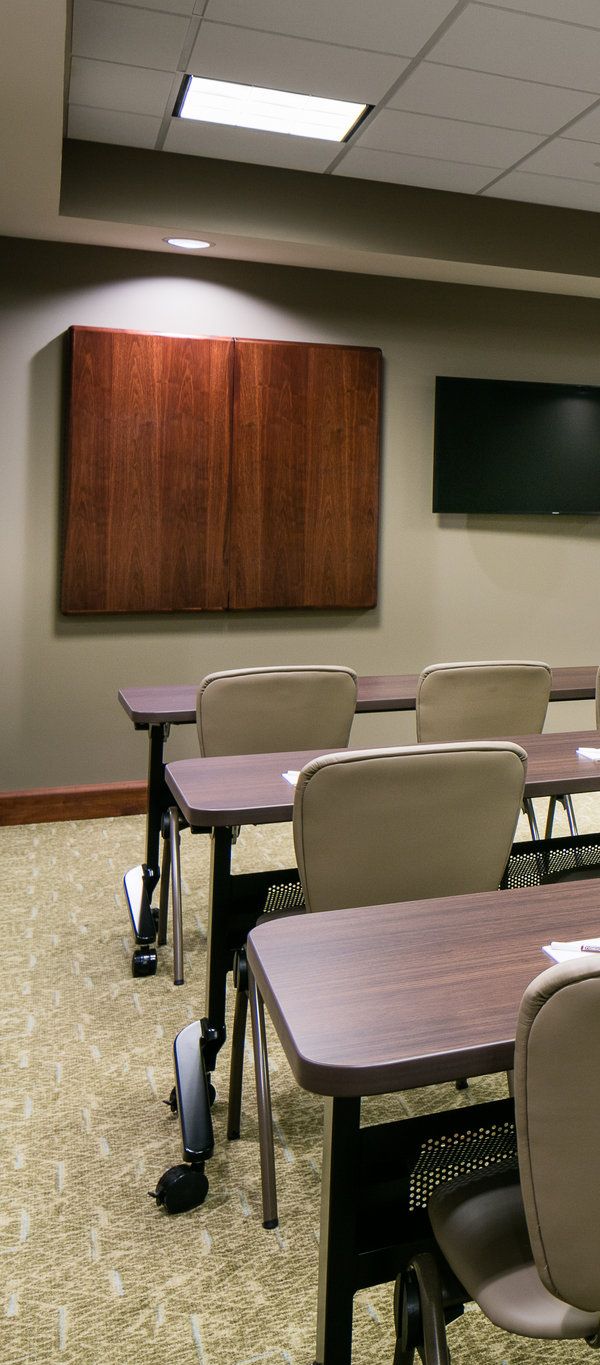 Staybridge Suites Des Moines Downtown By Ihg - Des Moines, IA