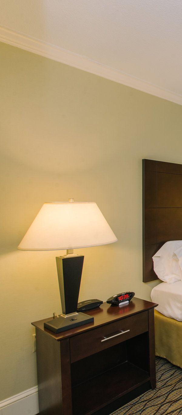 Holiday Inn Express & Suites Merrimack - Nashua By Ihg - Nashua, NH