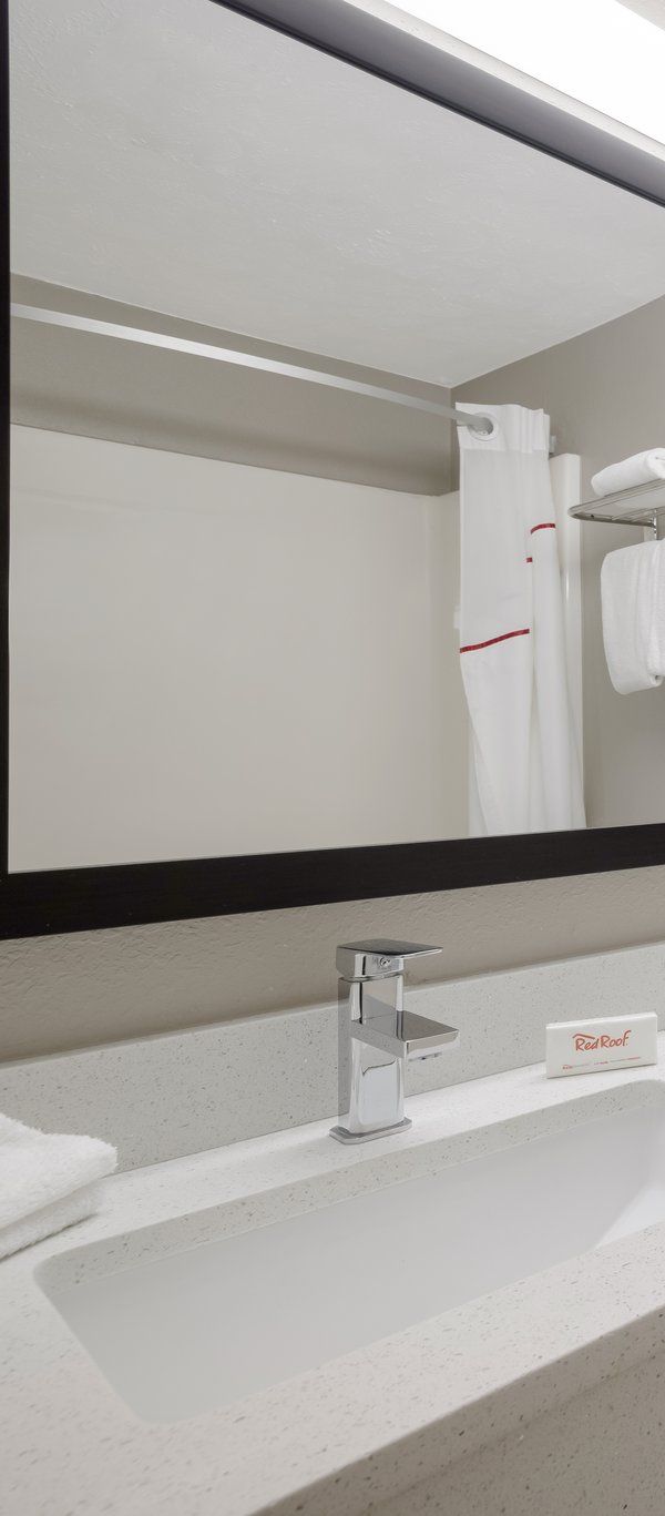 Red Roof Inn Weedsport - Skaneateles