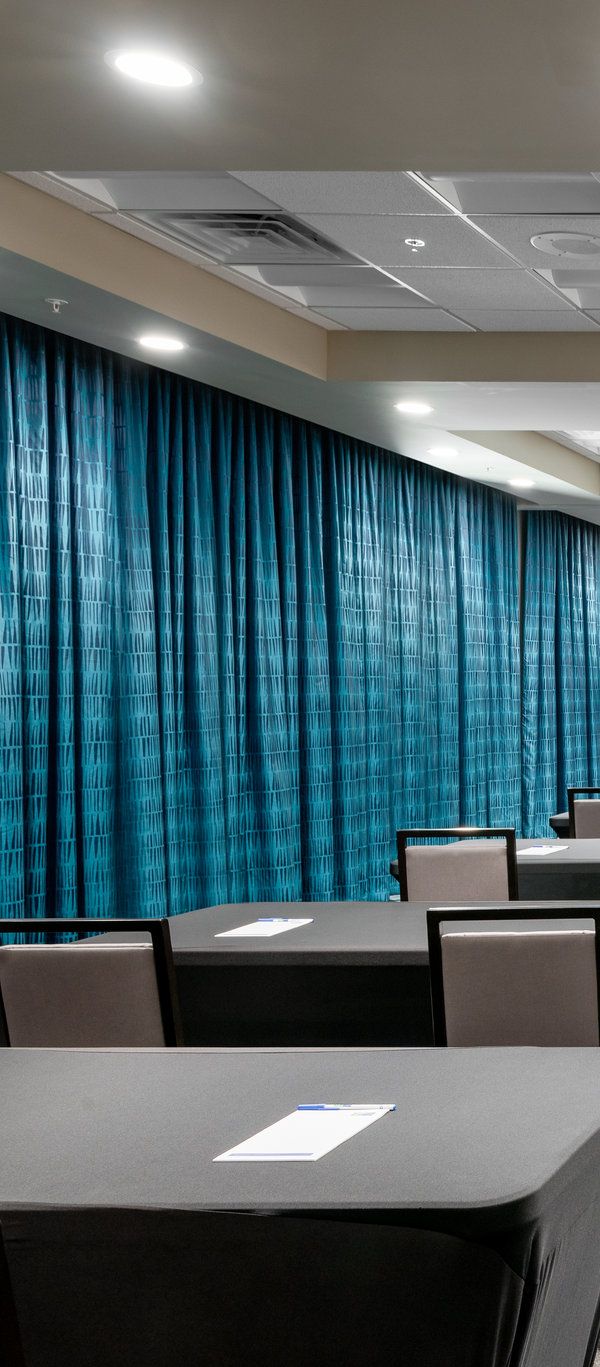 Holiday Inn Express & Suites Charlotte Airport - Charlotte, NC