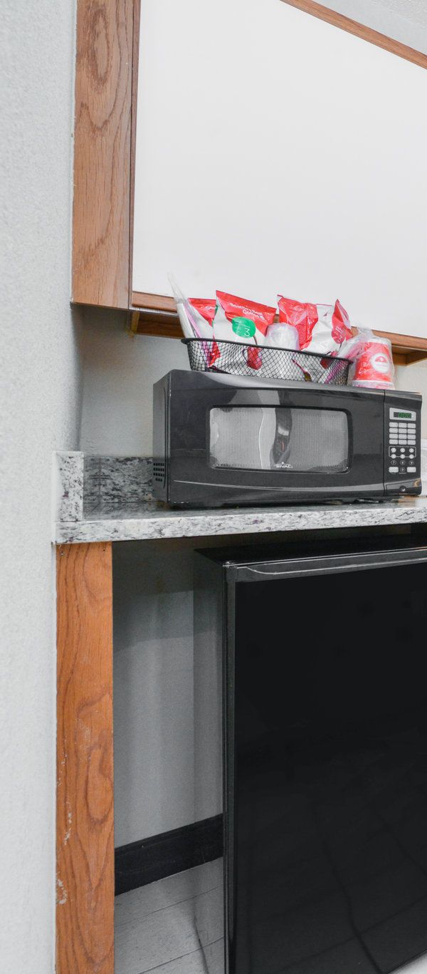 Red Roof Plus+ & Suites Guilford - Wallingford, CT