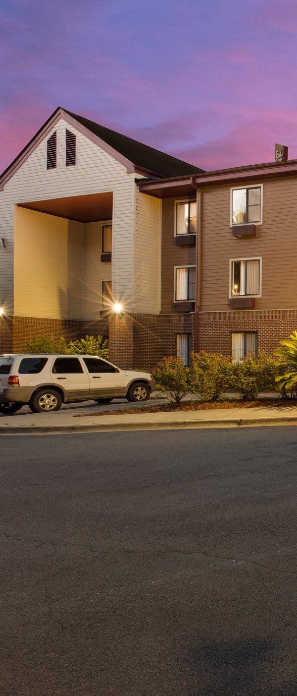 Red Roof Inn & Suites Savannah Airport - Pooler, GA