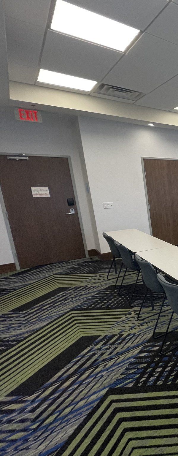 Holiday Inn Express & Suites Dayton East - Beavercreek - Dayton, OH