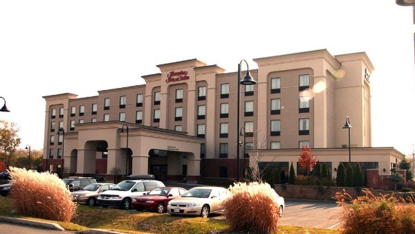 Hampton Inn & Suites By Hilton Laval - Montréal, QC