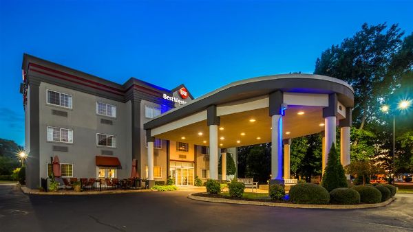 Best Western Plus Newport News Inn & Suites - Newport News, VA