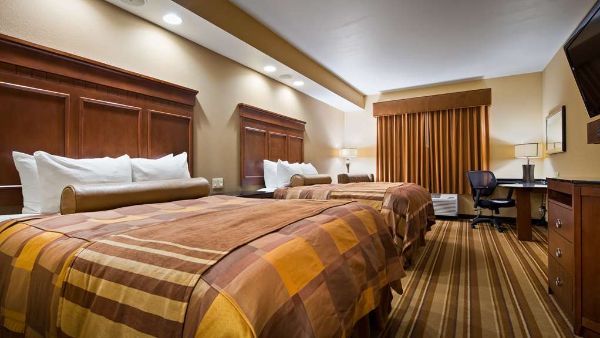 Best Western Plus Kc Speedway Inn & Suites - Kansas City, KS