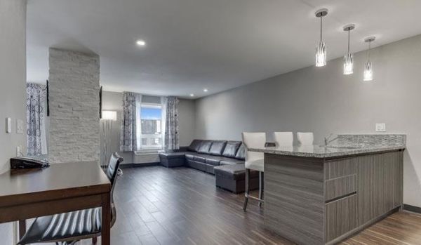 Home Inn And Suites Saskatoon South - 薩斯卡通