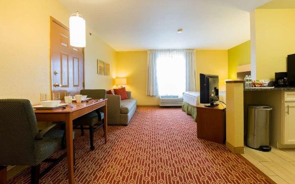 Mainstay Suites Sterling Near Dulles Town Center - Reston, VA