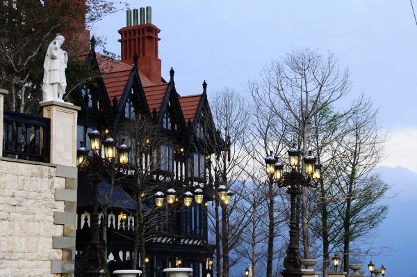 The Old England Manor - Puli