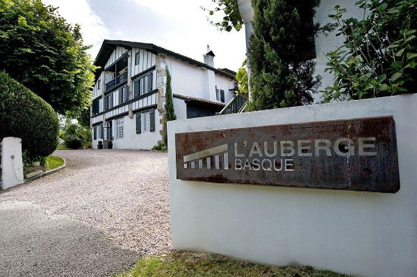 L Auberge Basque - Pyrenees