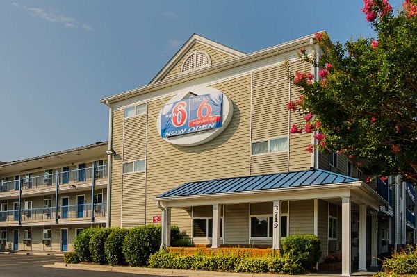 Nc - Fort Bragg Area Motel 6 Fayetteville - Fayetteville, NC