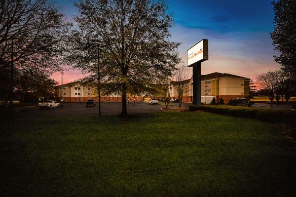 Sonesta Simply Suites Huntsville - Huntsville, AL