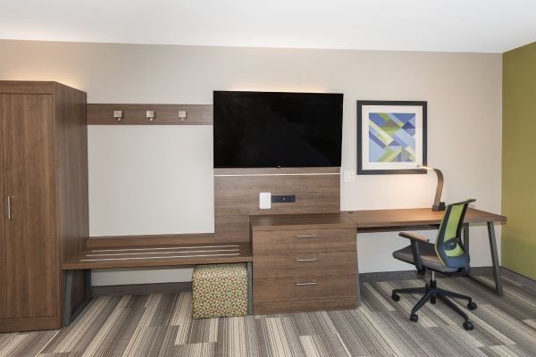 Holiday Inn Express & Suites Hudson I-94 By Ihg - Hudson, WI
