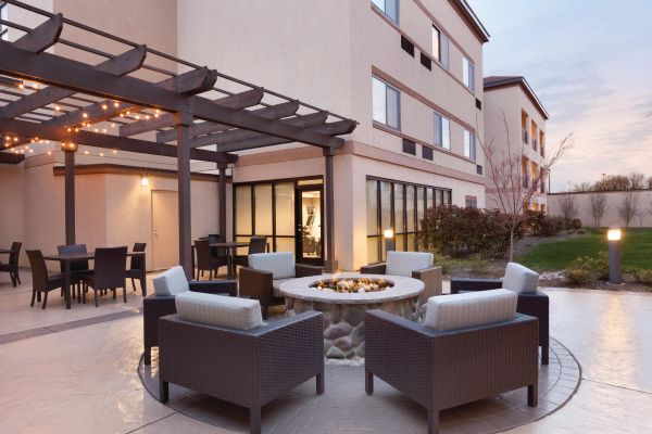 Courtyard By Marriott Charlotte Airport North - Charlotte, NC