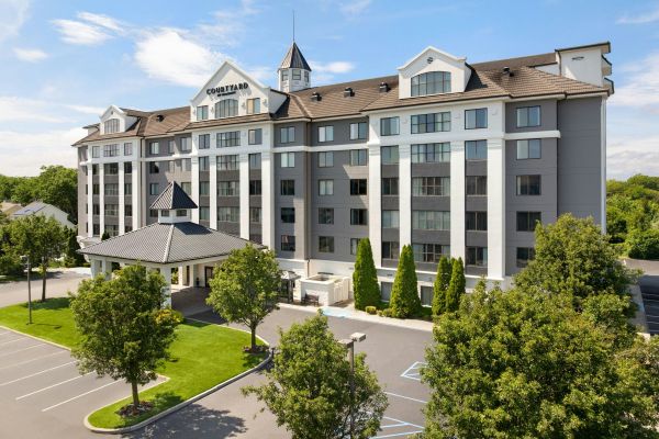 Courtyard By Marriott Long Island Macarthur Airport - Long Island, NY