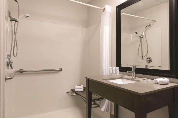 Country Inn And Suites By Radisson Port Clinton Oh - Port Clinton, OH