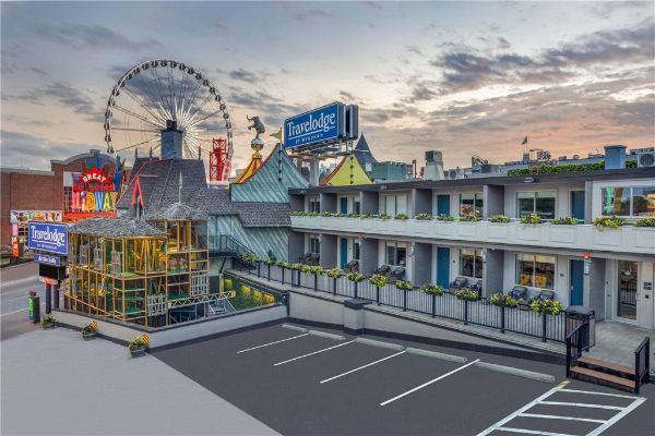 Travelodge By Wyndham Niagara Falls At The Falls - Niagara Falls