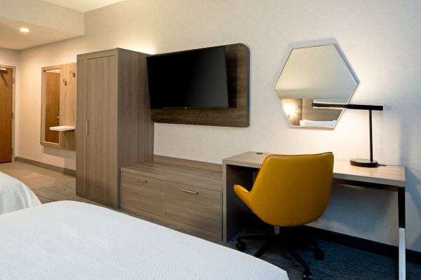 Holiday Inn Express & Suites Hollister By Ihg - Hollister, CA