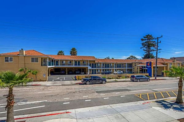 Comfort Inn Beach/boardwalk Area - Santa Cruz, CA