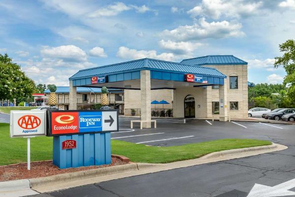 Econo Lodge Fayetteville I-95 - Fayetteville, NC